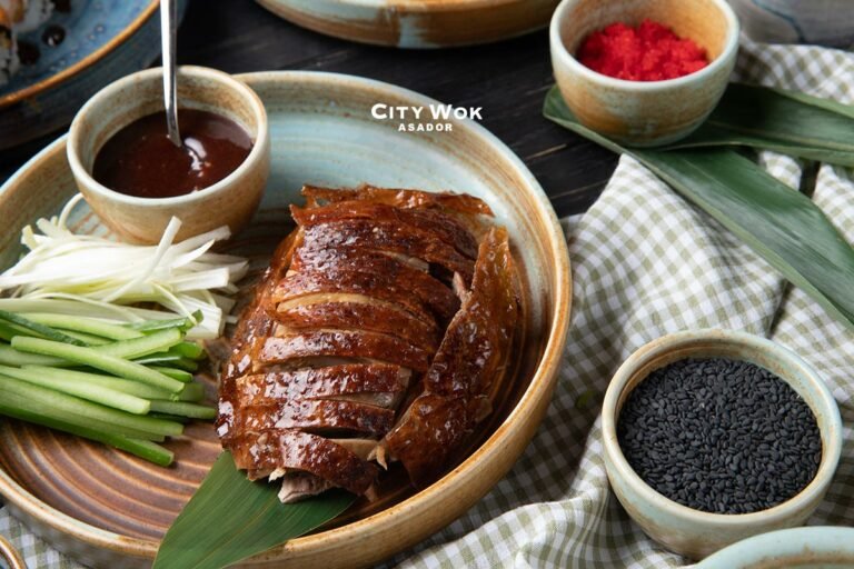 Pato Pekinés ¿Qué es el pato laqueado? - Asador City Wok Alfafar Valencia